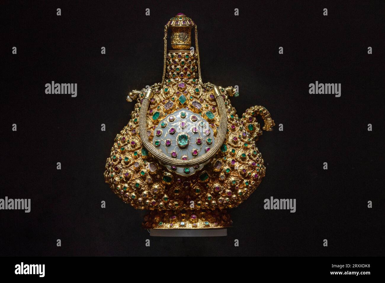 Imperial Treasury Section of Topkapi Palace, Istanbul, Turkey Stock ...