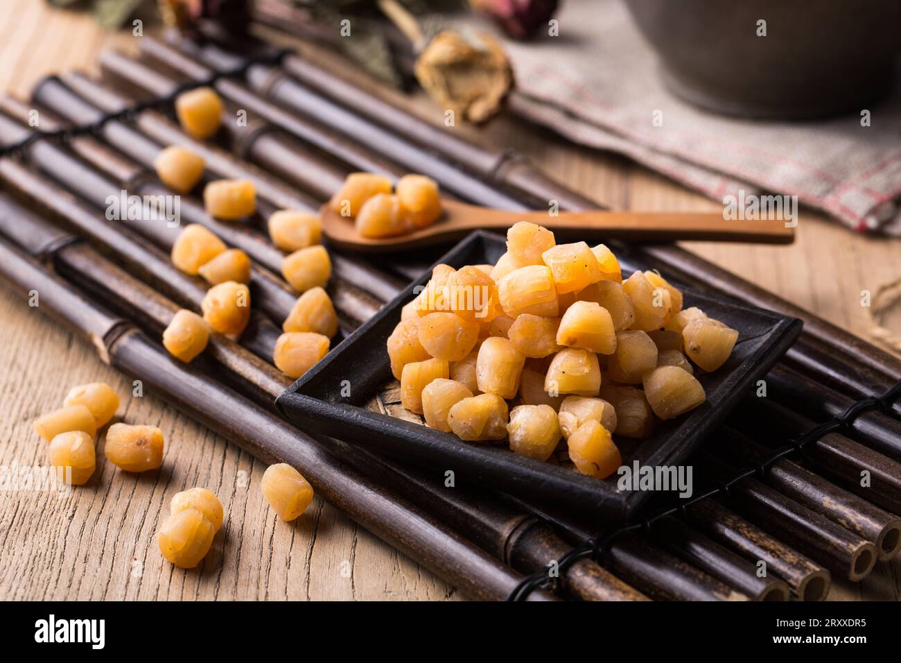 Conpoy,Dried scallops 干贝. Dry scallop, scallop Stock Photo - Alamy