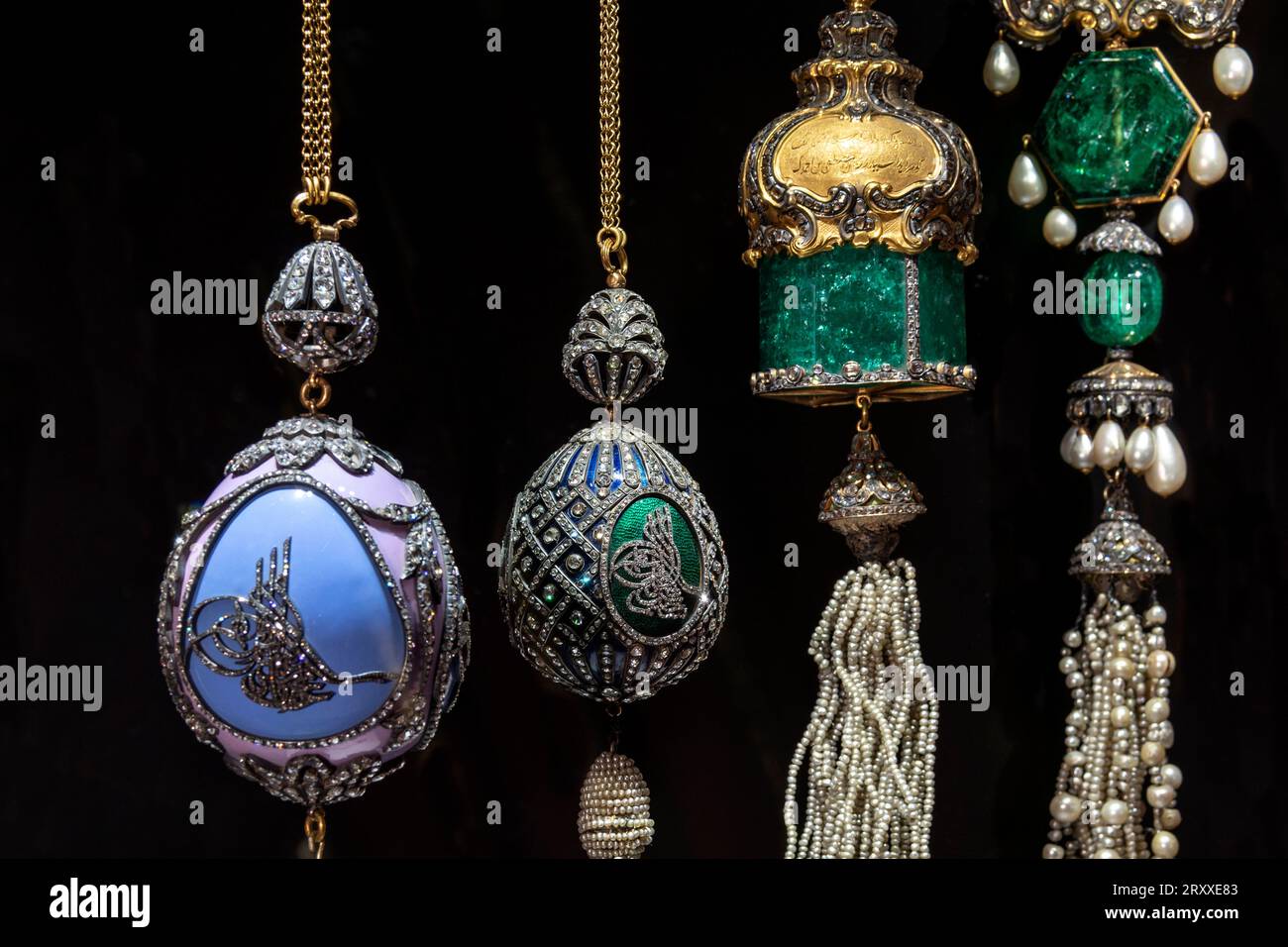 Imperial Treasury Section of Topkapi Palace, Istanbul, Turkey Stock ...