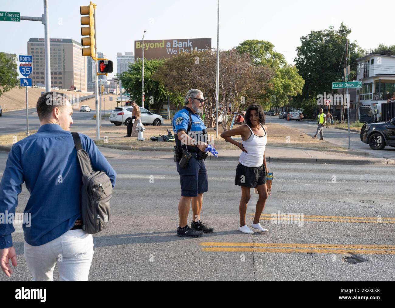 Woman experiencing homelessness hi-res stock photography and images - Alamy