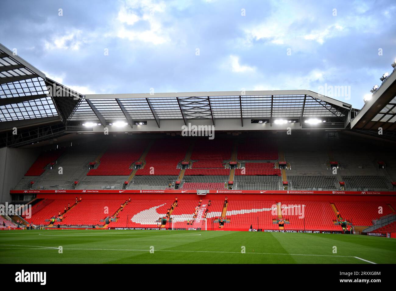 Inside anfield hi-res stock photography and images - Alamy