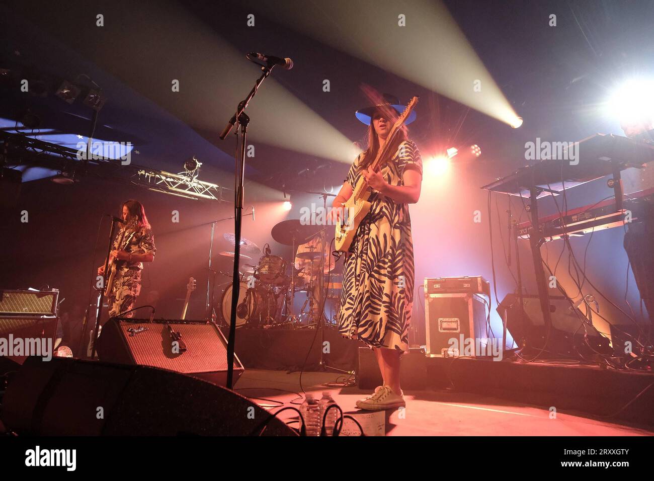 022.7.2023 xkhx Kassel, Kulturzelt Konzert Sophie Hunger und Bonaparte ...