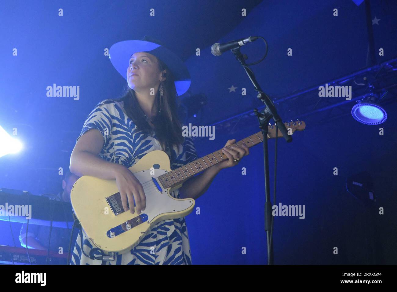 022.7.2023 xkhx Kassel, Kulturzelt Konzert Sophie Hunger und Bonaparte ...