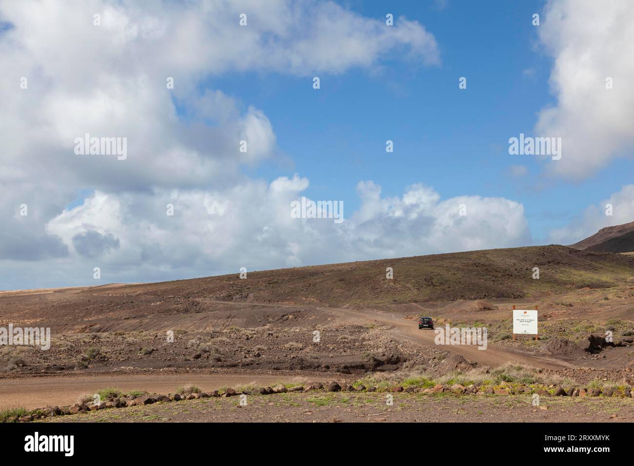 Gravel road through the Jandai nature park Park, Parque Natural de ...