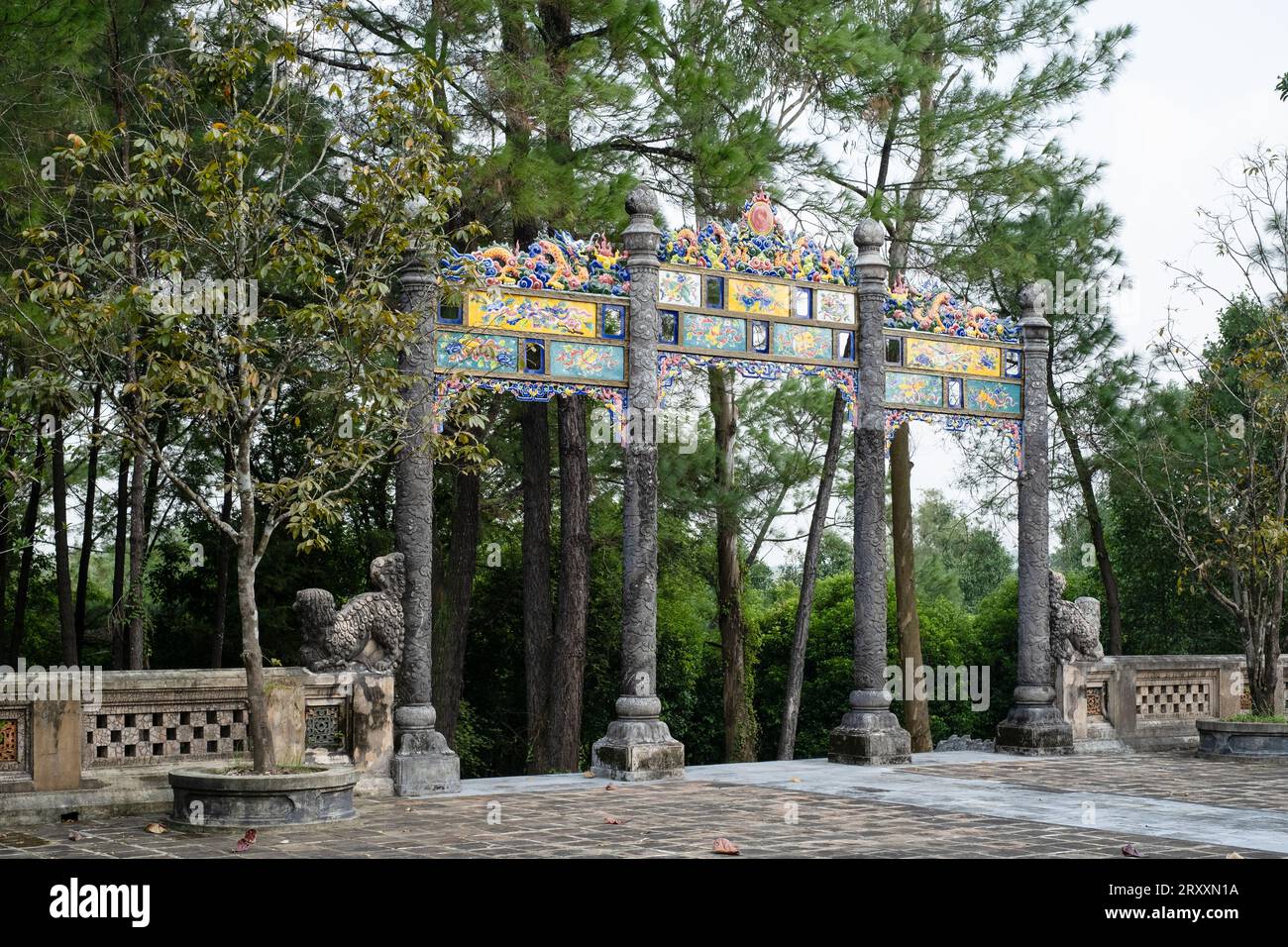 Colourful tiled archway at Dong Khanh Emperor Tomb, Huế, Vietnam Stock ...
