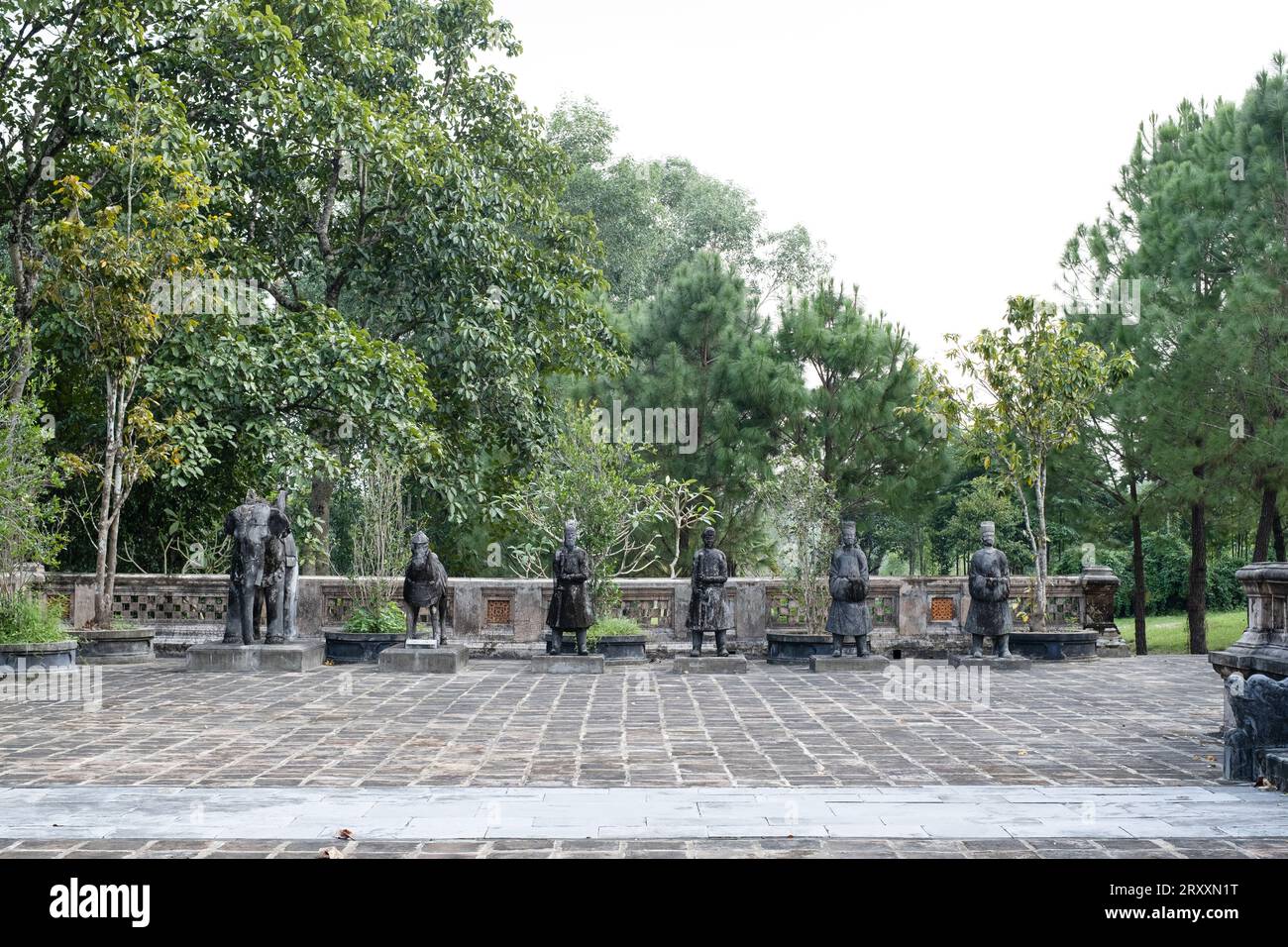 Statues at Dong Khanh Emperor Tomb, Huế, Vietnam Stock Photo - Alamy