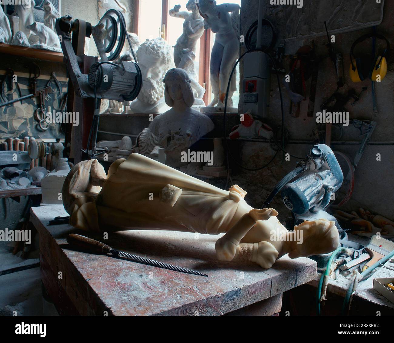 Alabaster workshop, figures of alabaster, Volterra, Tuscany, Italy Stock Photo - Alamy