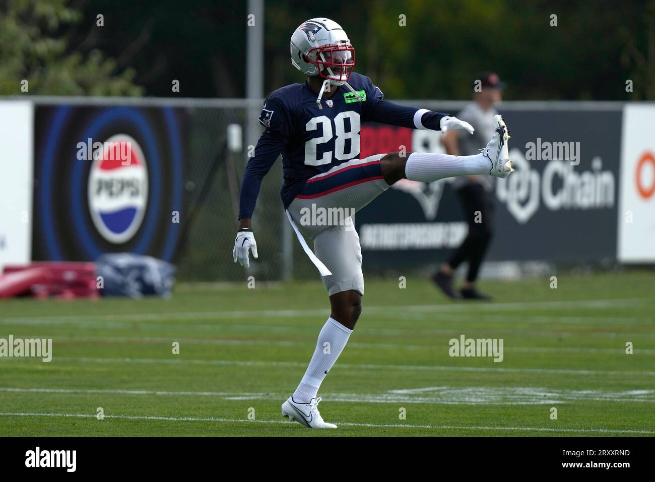 New England Patriots cornerback Ameer Speed (28) warms up during an NFL ...
