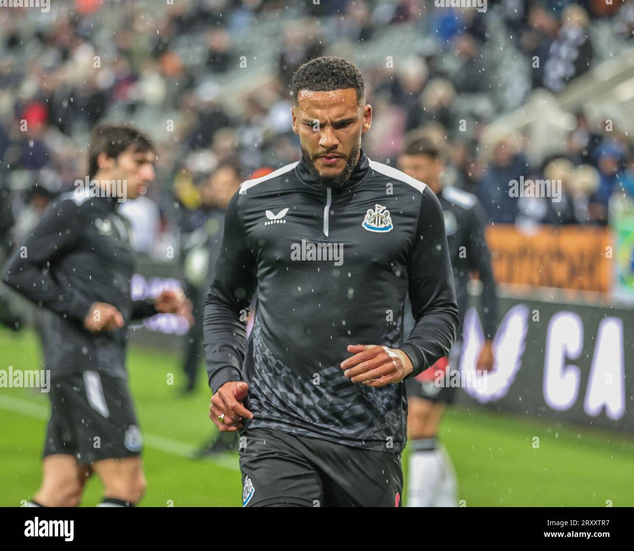 Jamaal Lascelles #6 of Newcastle United in the pregame warmup session during the Carabao Cup ...