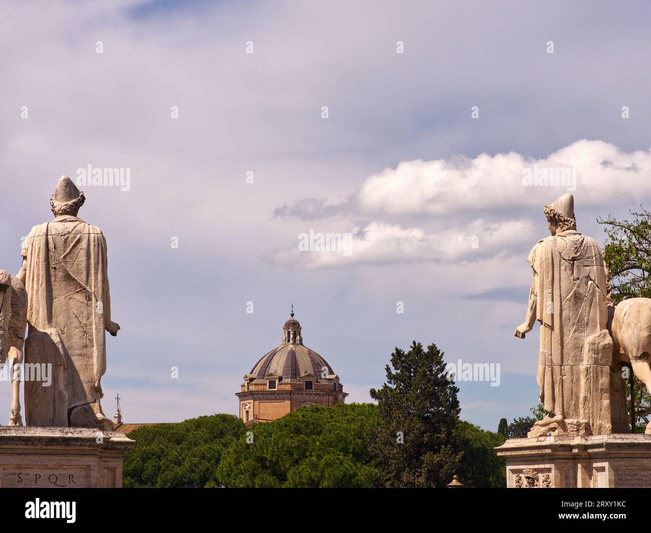 Roman city view statue, Rome, Italy Stock Photo - Alamy