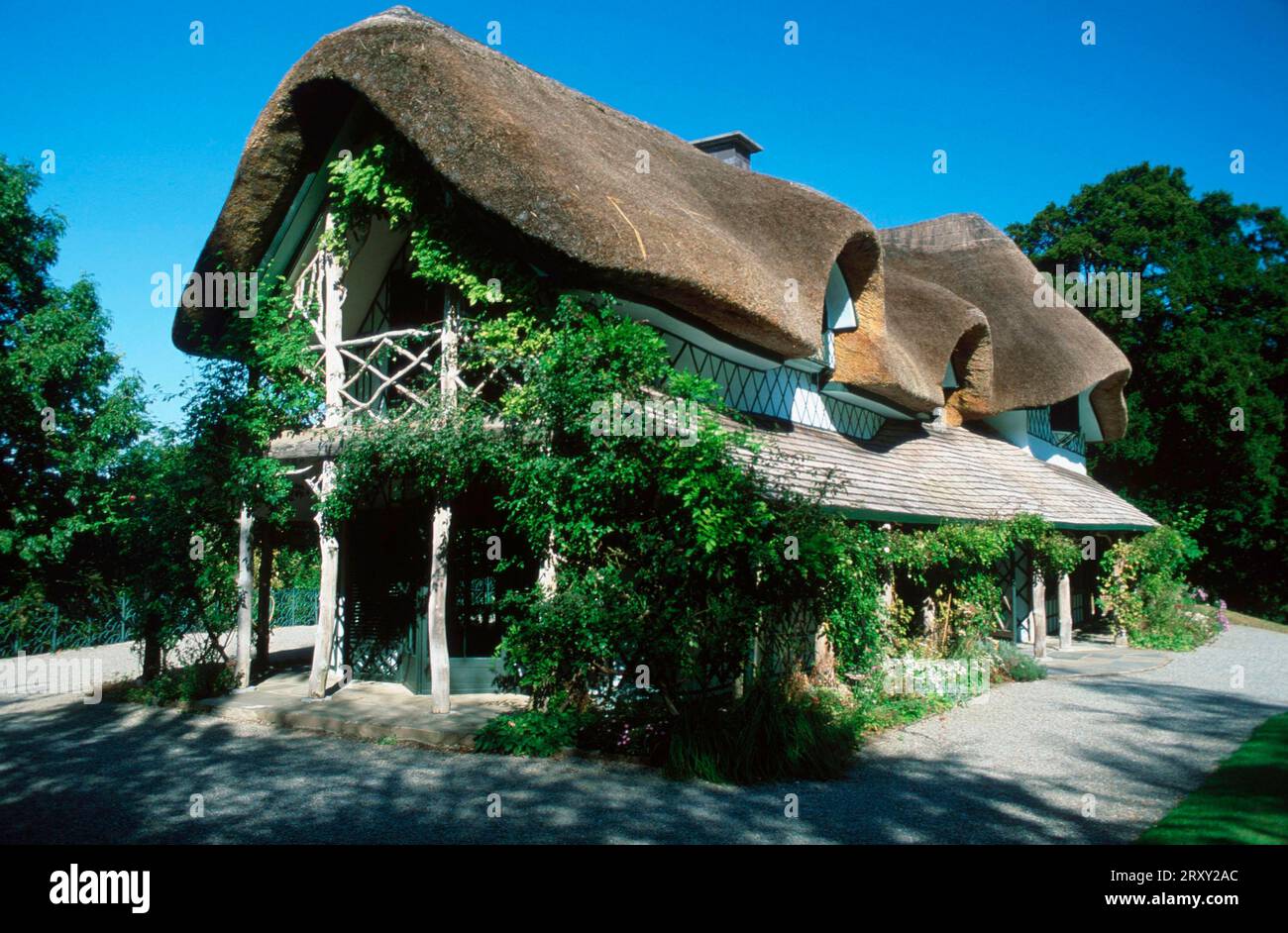 Thatched house switzerland hi-res stock photography and images - Alamy