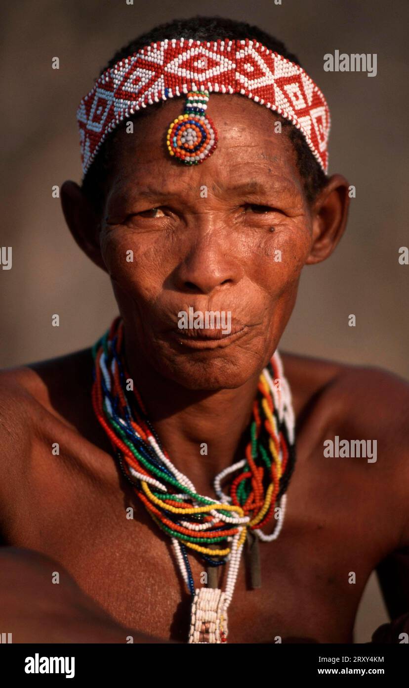 Female bushmen tribe hi-res stock photography and images - Alamy