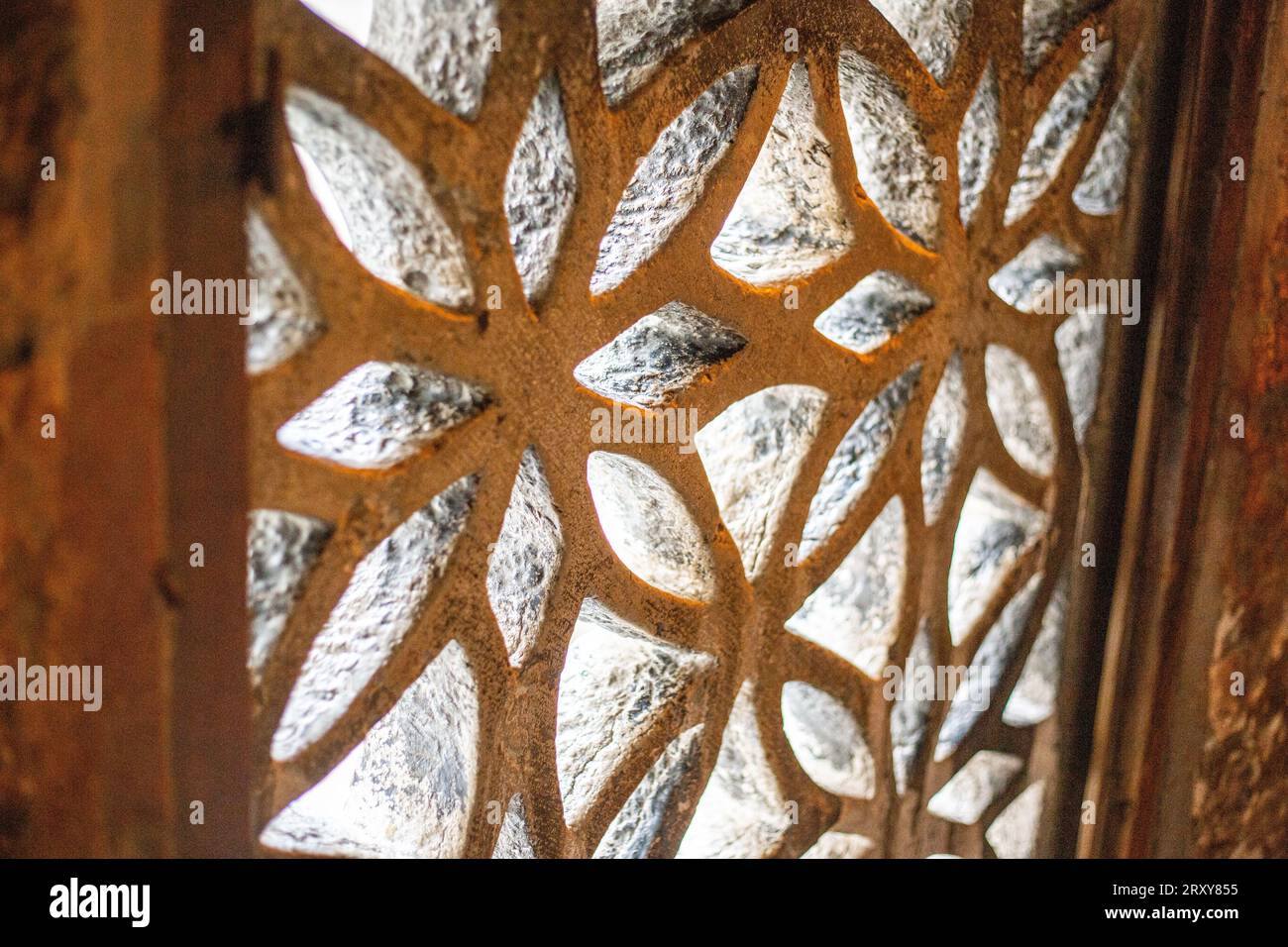 Decorative iron screen hi-res stock photography and images - Alamy