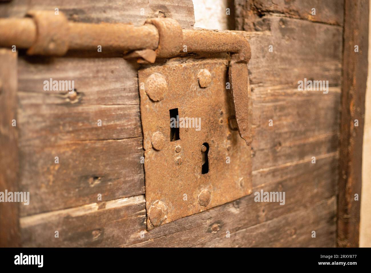 Mediaeval keyhole hi-res stock photography and images - Alamy
