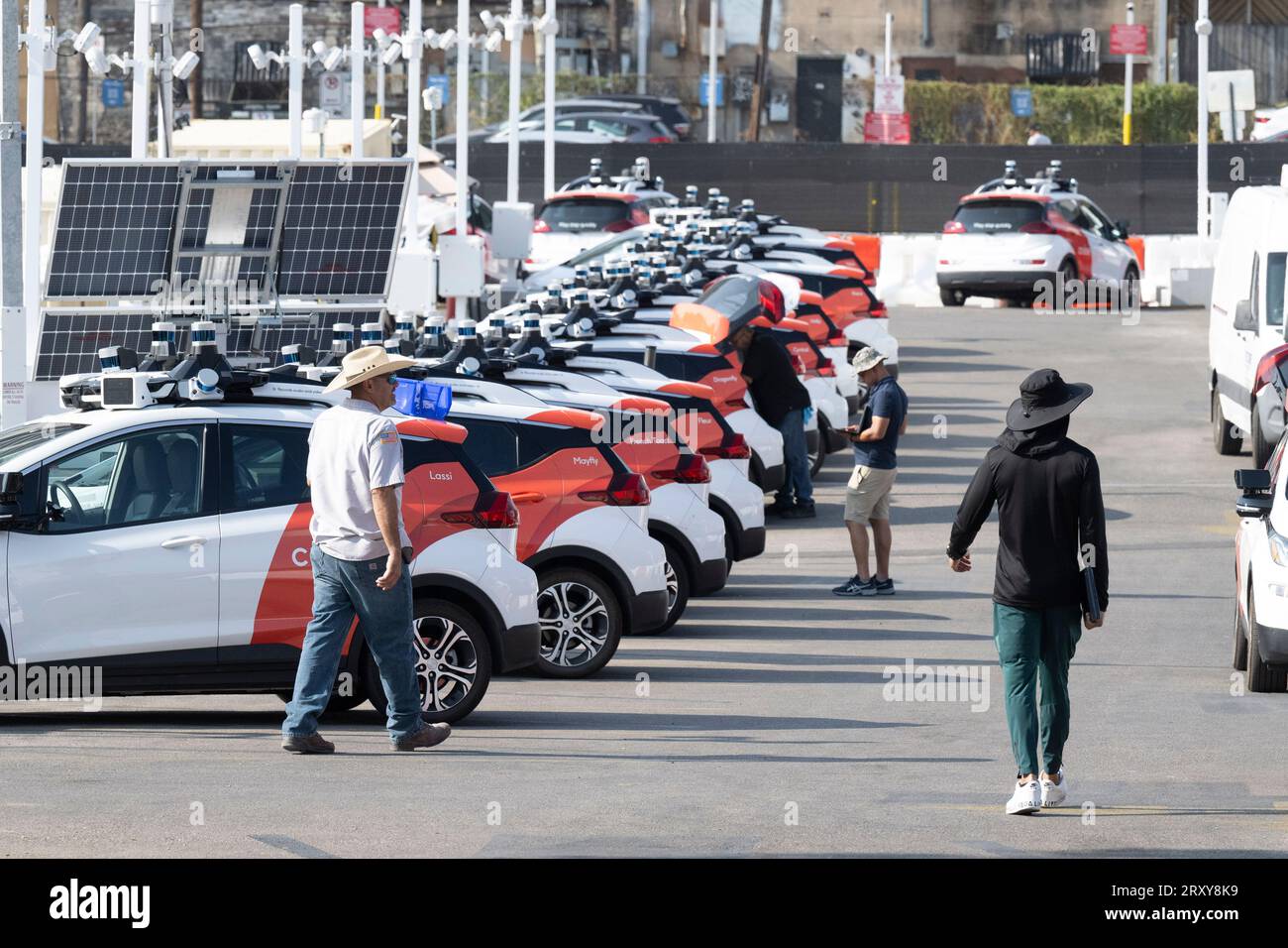 Robotaxis hi-res stock photography and images - Alamy