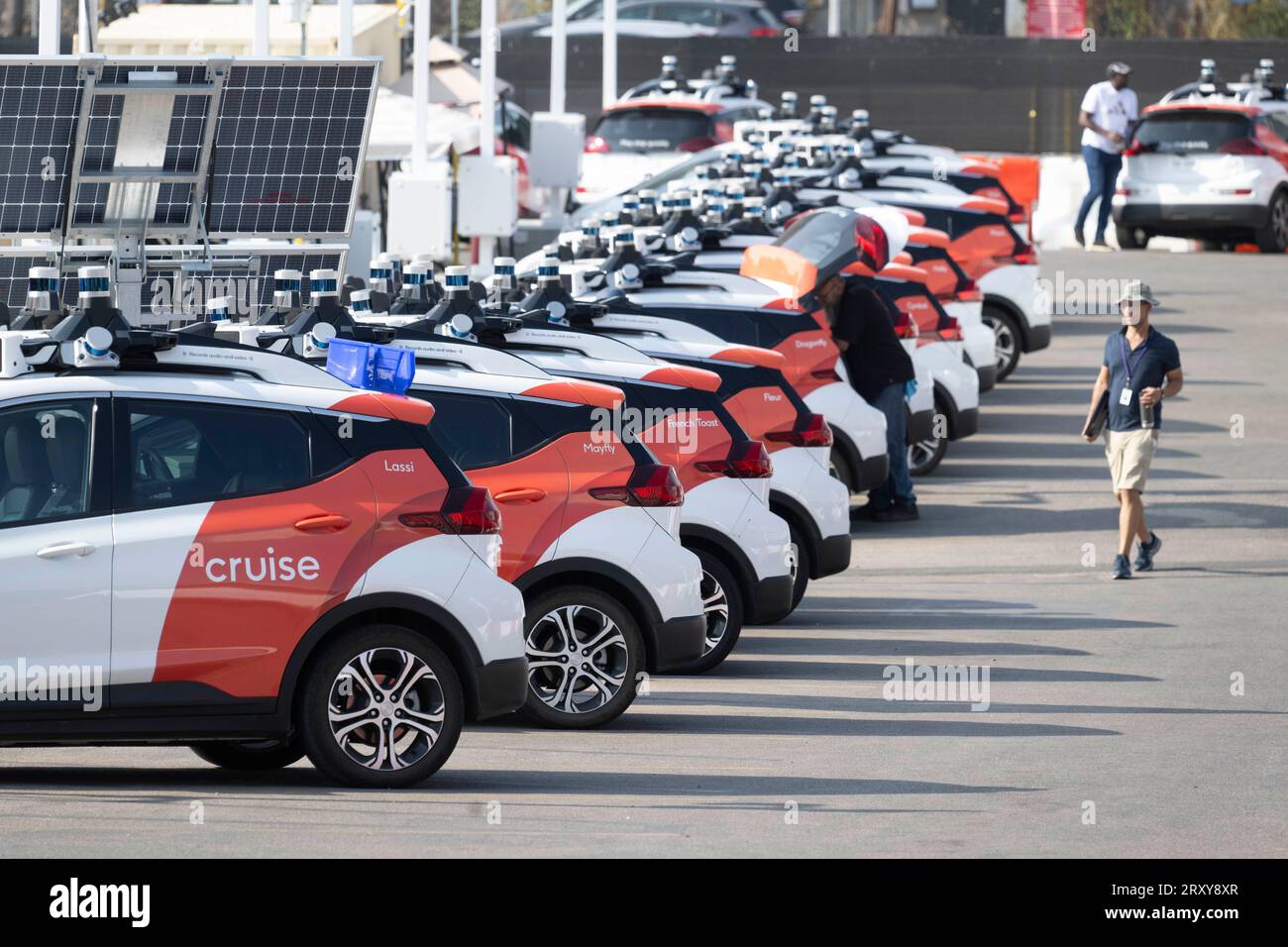 Robotaxis hi-res stock photography and images - Alamy