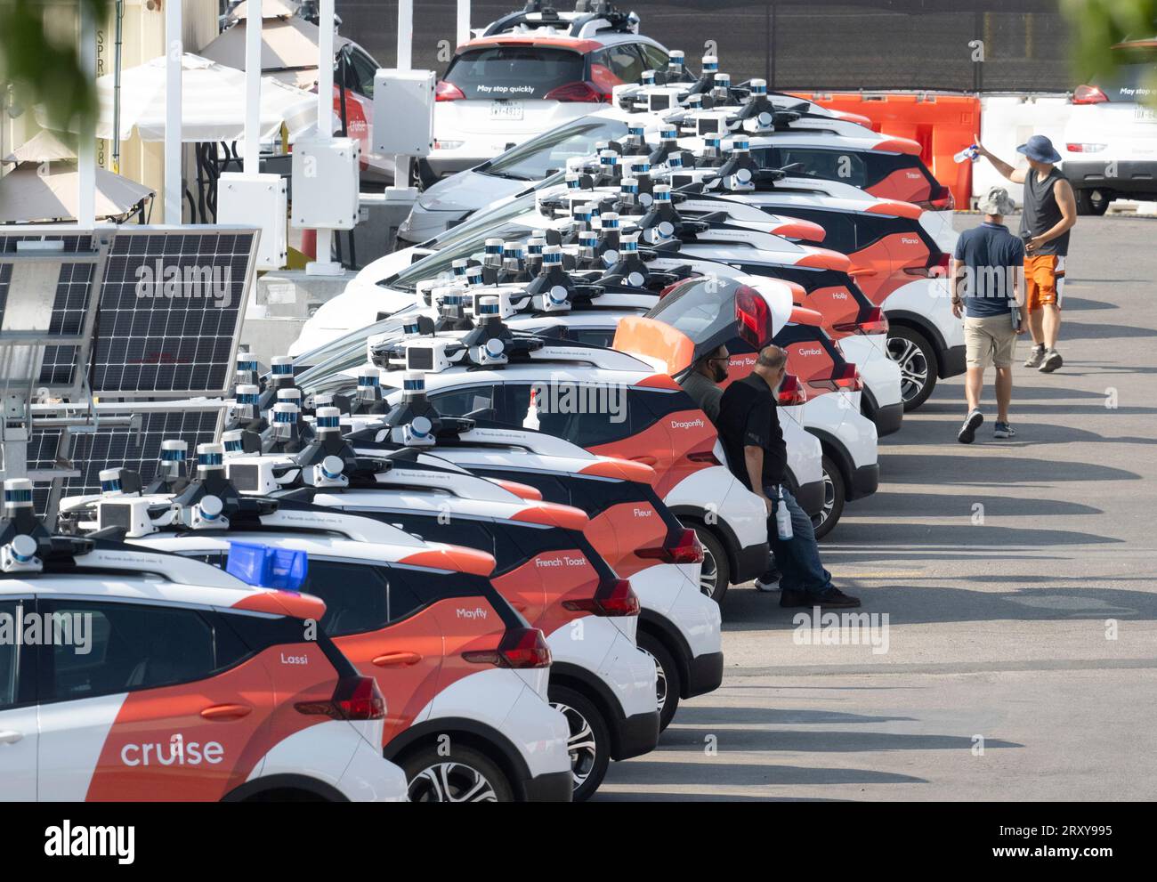 Robotaxis hi-res stock photography and images - Alamy