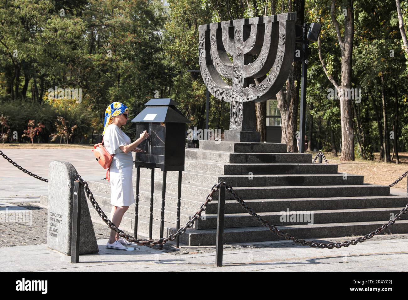 Non Exclusive: KYIV, UKRAINE - SEPTEMBER 24, 2023 - A woman stands at ...