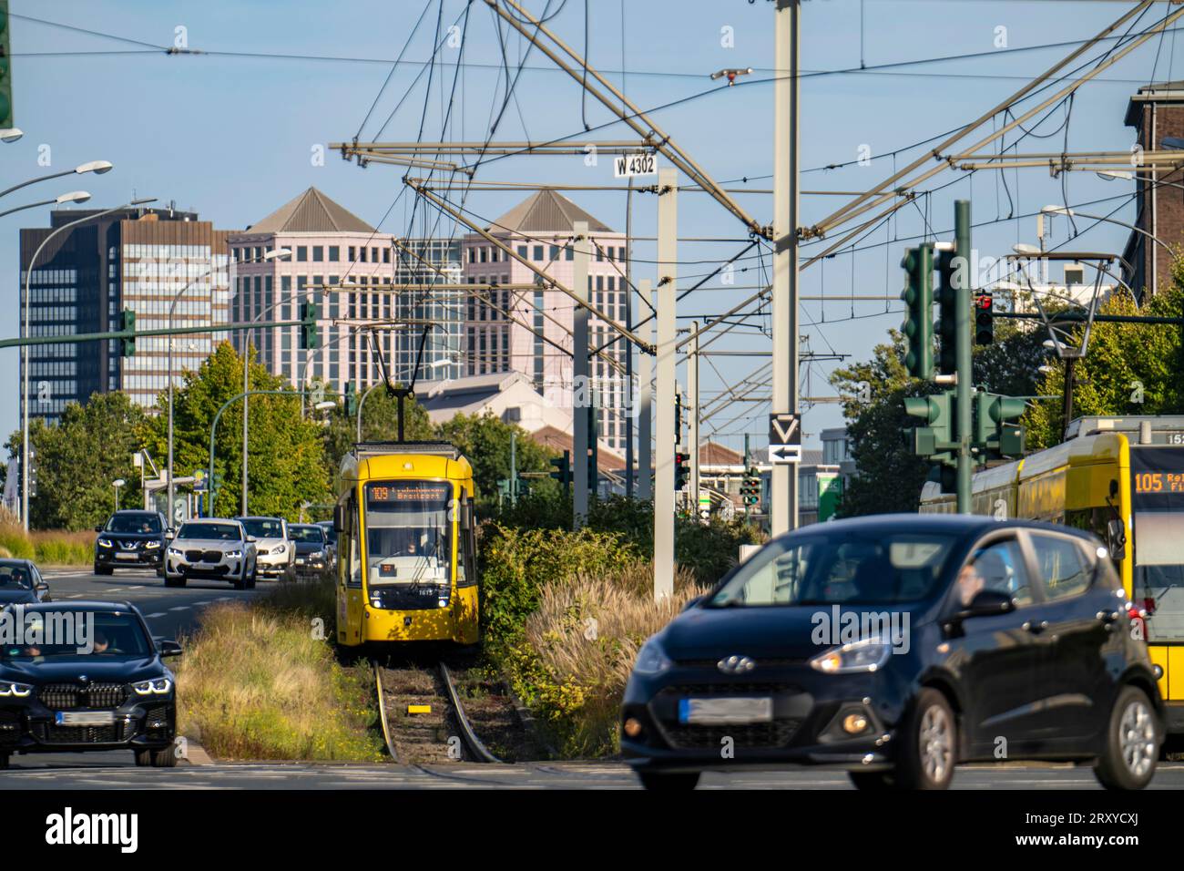 Road traffic, tram on Altendorfer Straße, in the background the city ...