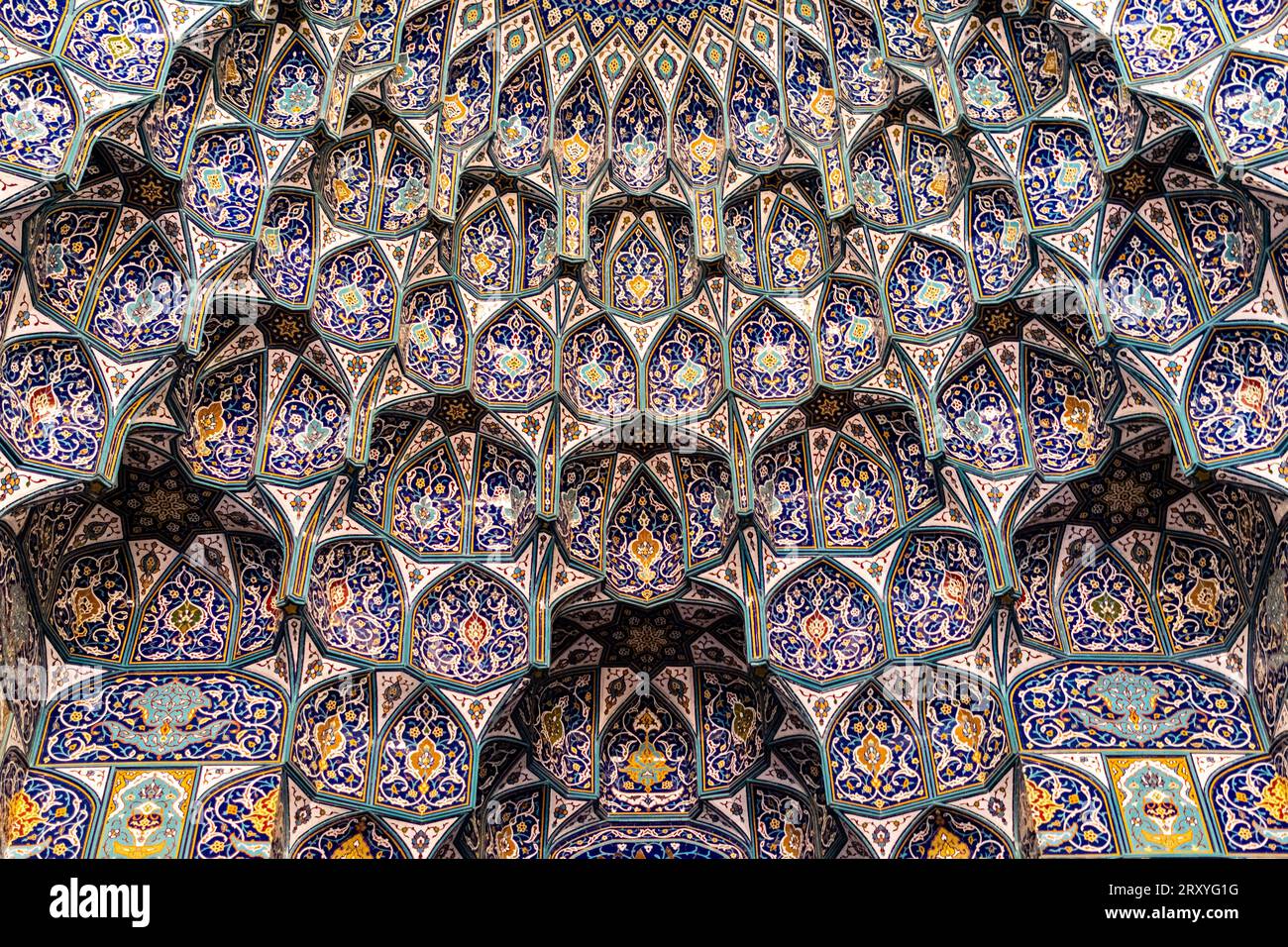 Beautiful decoration in Grand Mosque in Muscat, Oman Stock Photo - Alamy