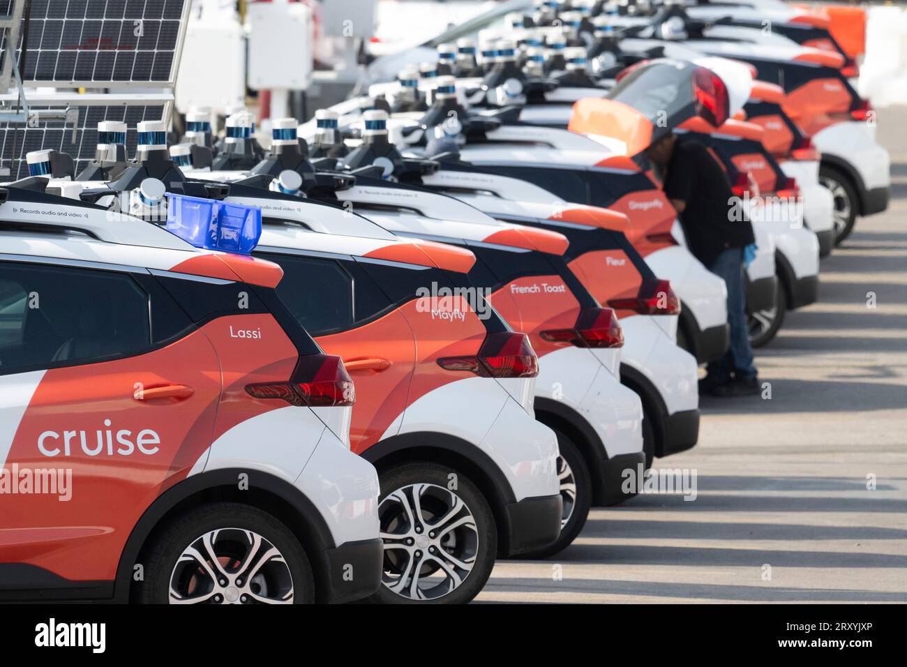 Robotaxis hi-res stock photography and images - Alamy