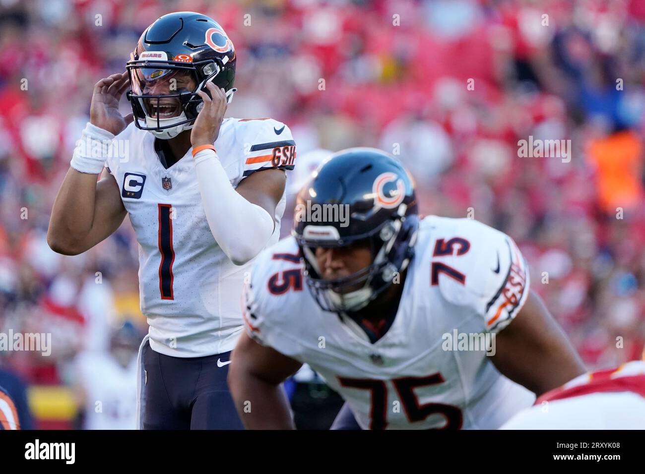 Chicago Bears quarterback Justin Fields (1) calls out a play against ...