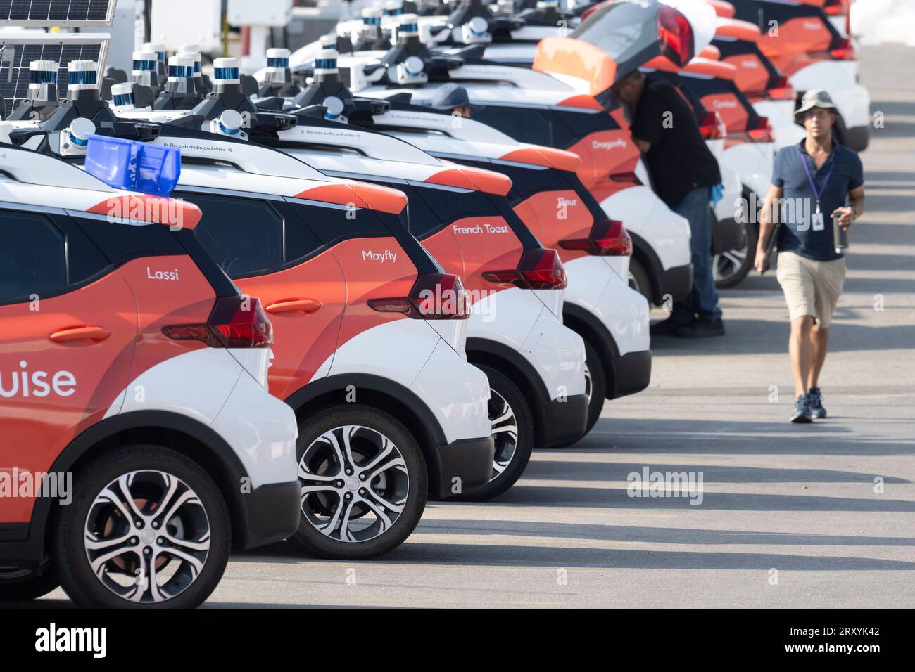 Robotaxis hi-res stock photography and images - Alamy