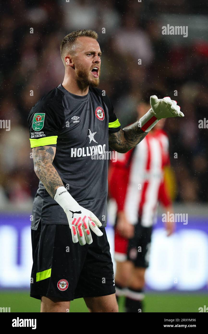 Arsenal brentford community hi-res stock photography and images - Alamy