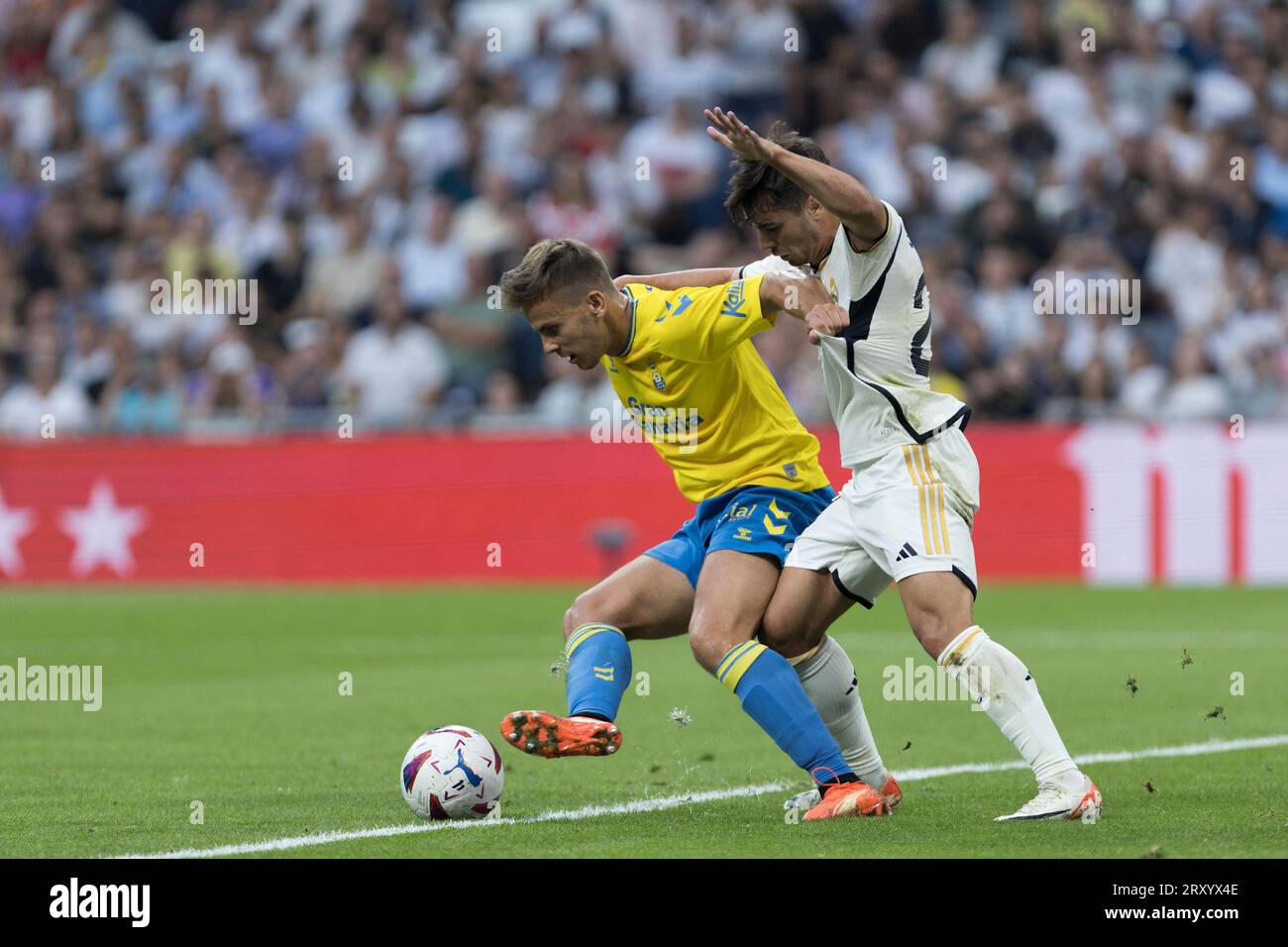 MADRID, SPAIN - SEPTEMBER 27: Brahim Díaz of Real Madrid and Eric ...