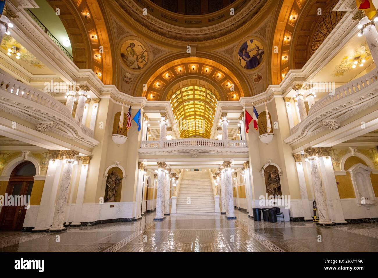 The South Dakota State Capitol building in Pierre, South Dakota Stock ...