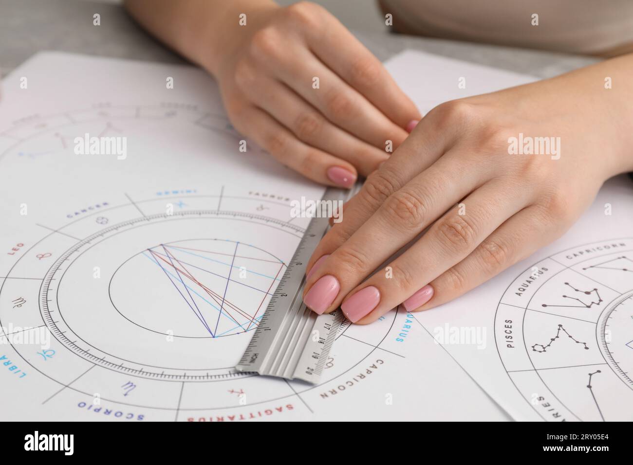 Natal chart hi-res stock photography and images - Alamy