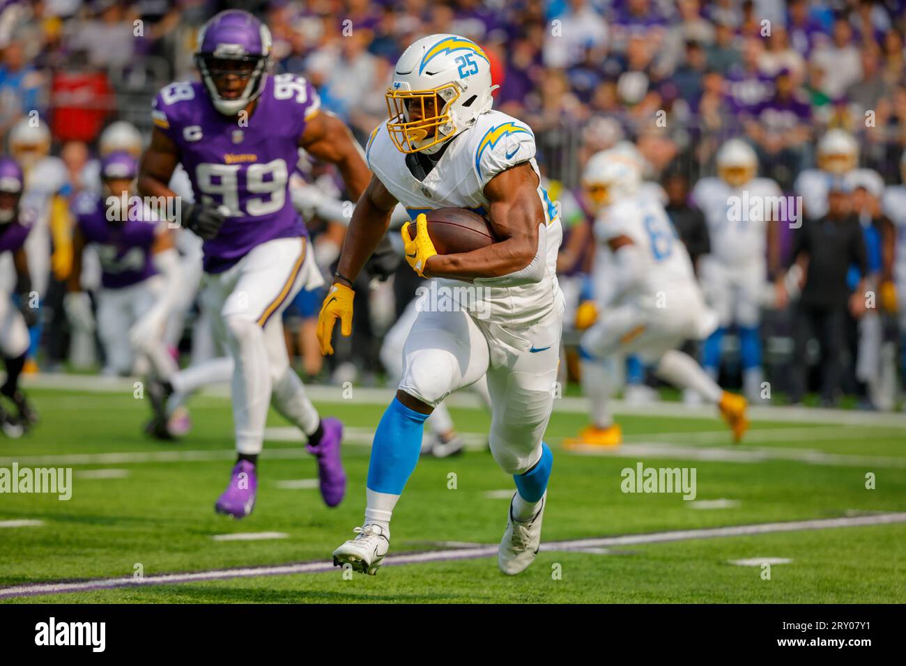 Los Angeles Chargers running back Joshua Kelley (25) runs against the ...