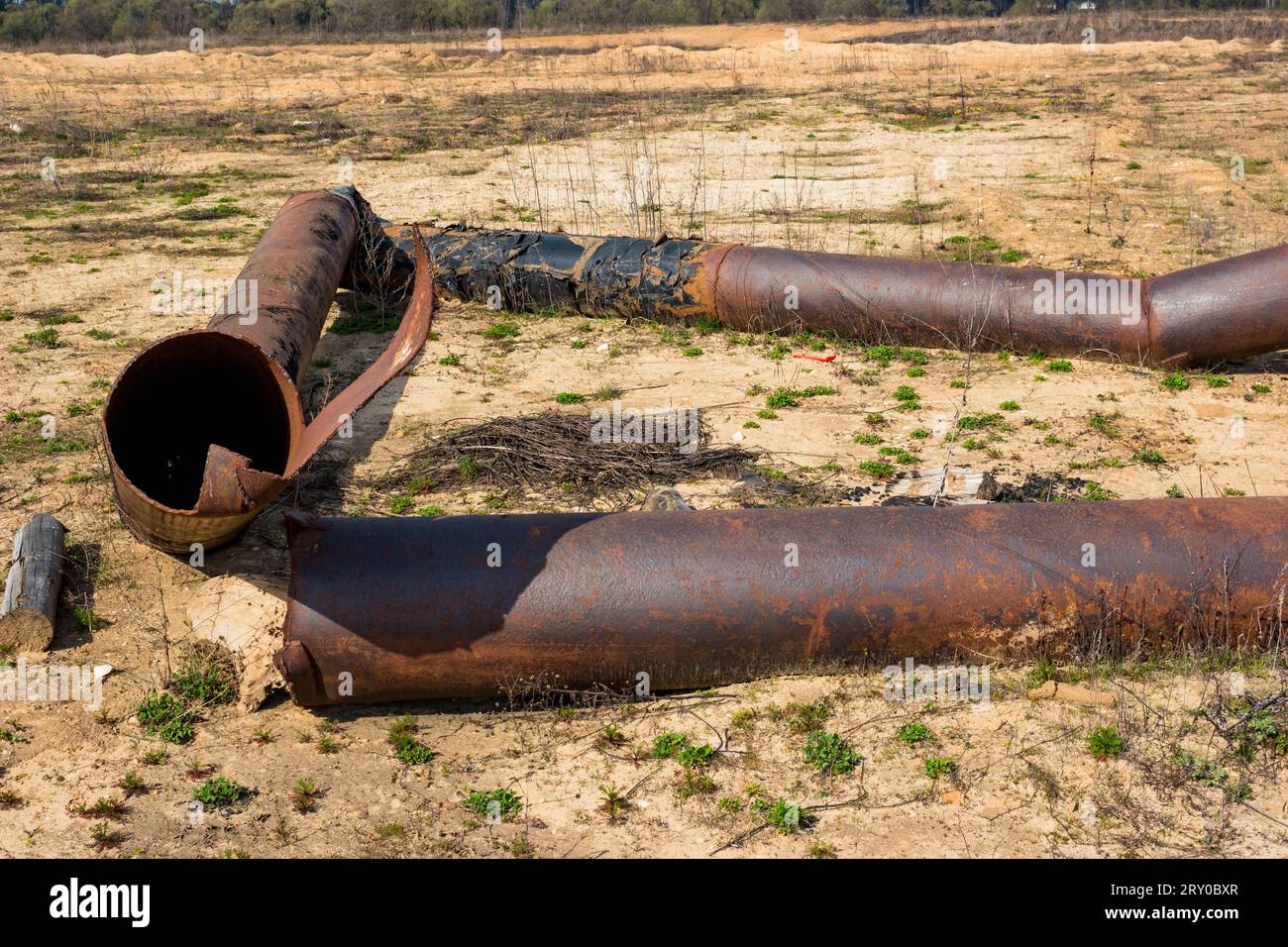 Old rusty pipes hi-res stock photography and images - Alamy