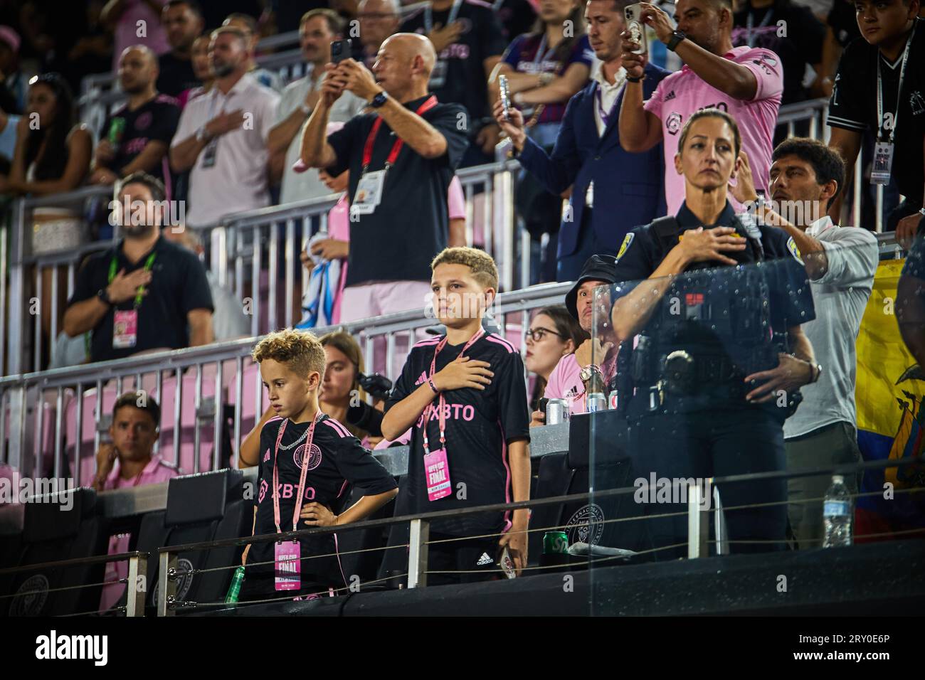 Lionel messi pre game hi-res stock photography and images - Alamy