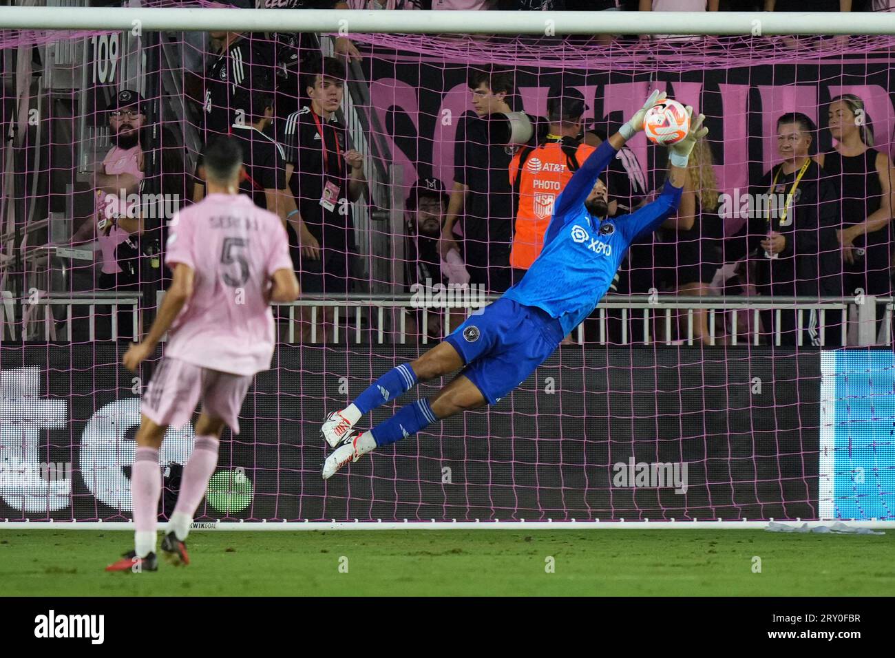 FORT LAUDERDALE, FL - SEPTEMBER 27: Inter Miami goalkeeper Drake ...