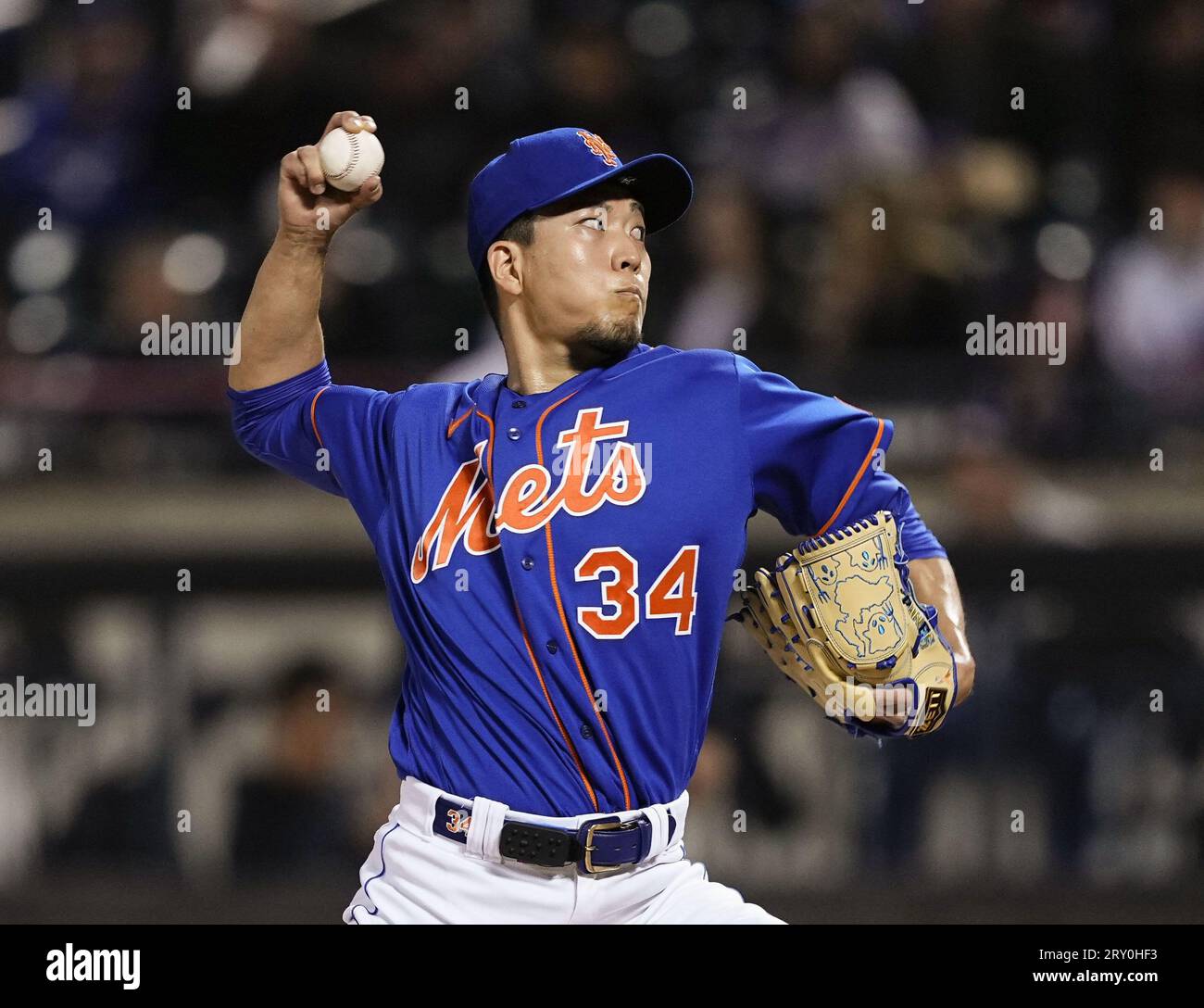 New York Mets starting pitcher Kodai Senga throws against the Miami ...
