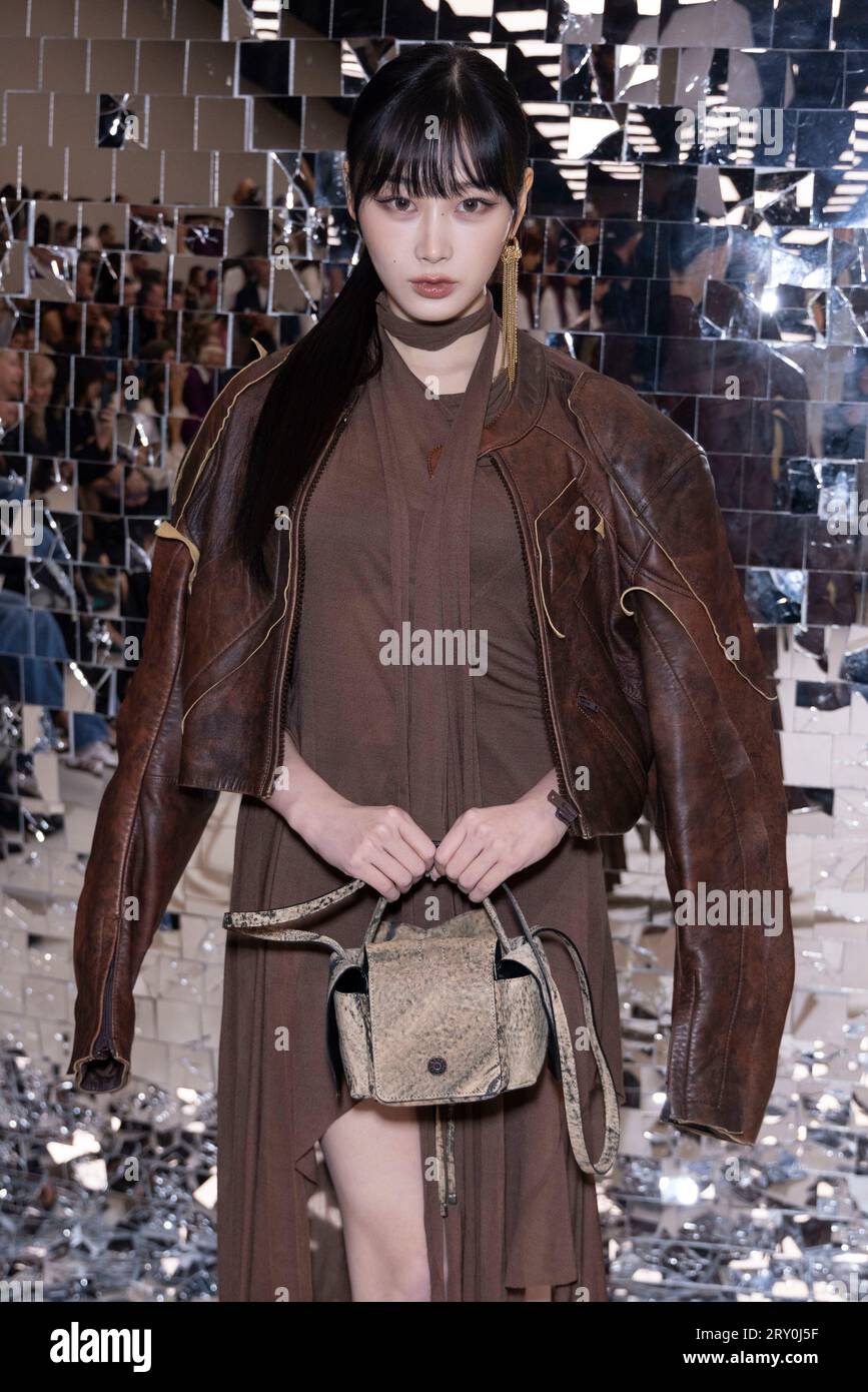 GISELLE attends ACNE STUDIOS Spring/Summer 2024 Runway during Paris ...
