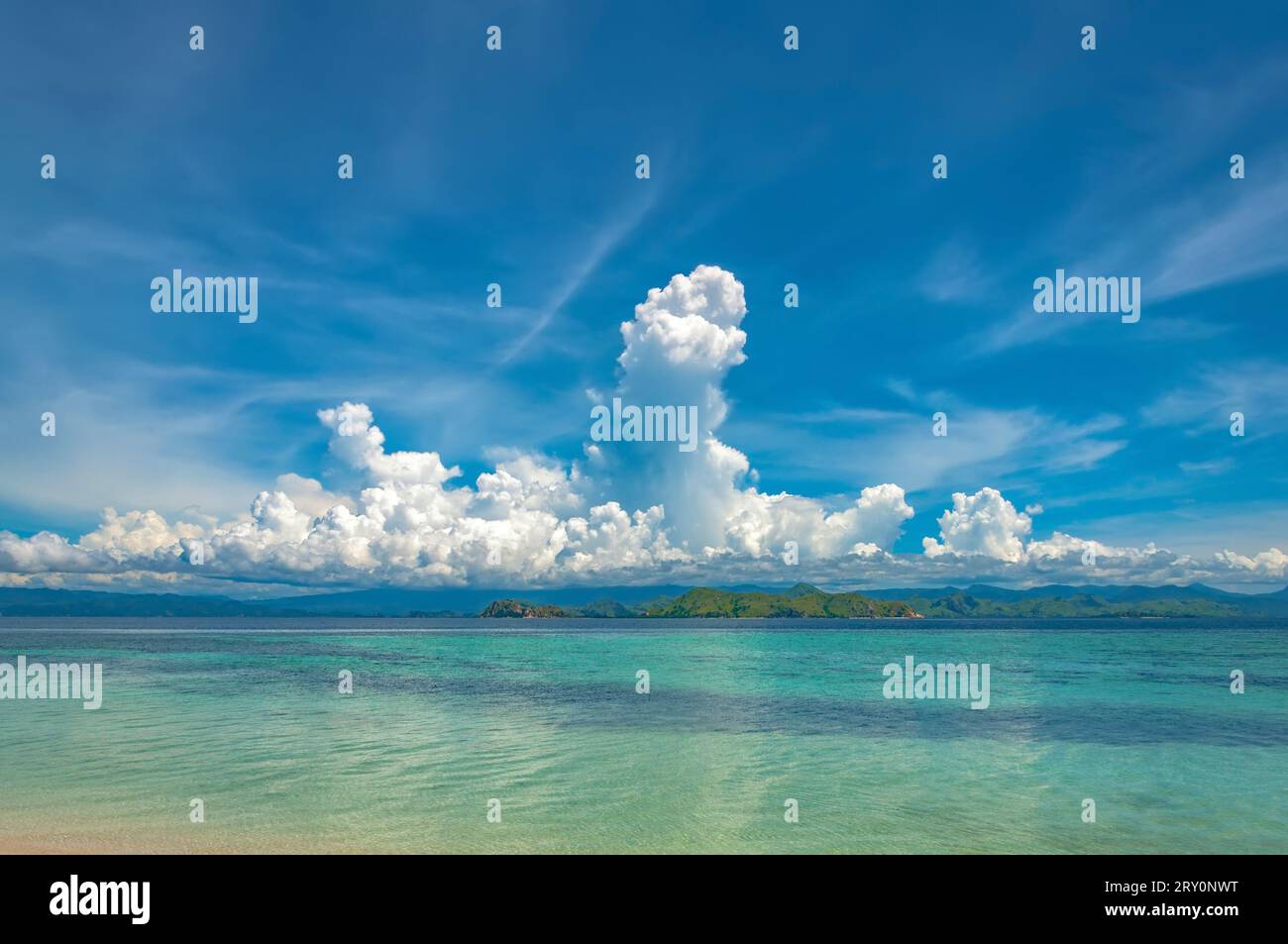 Clear water of a tropical beach (ocean) near Komodo island, Indonesia ...