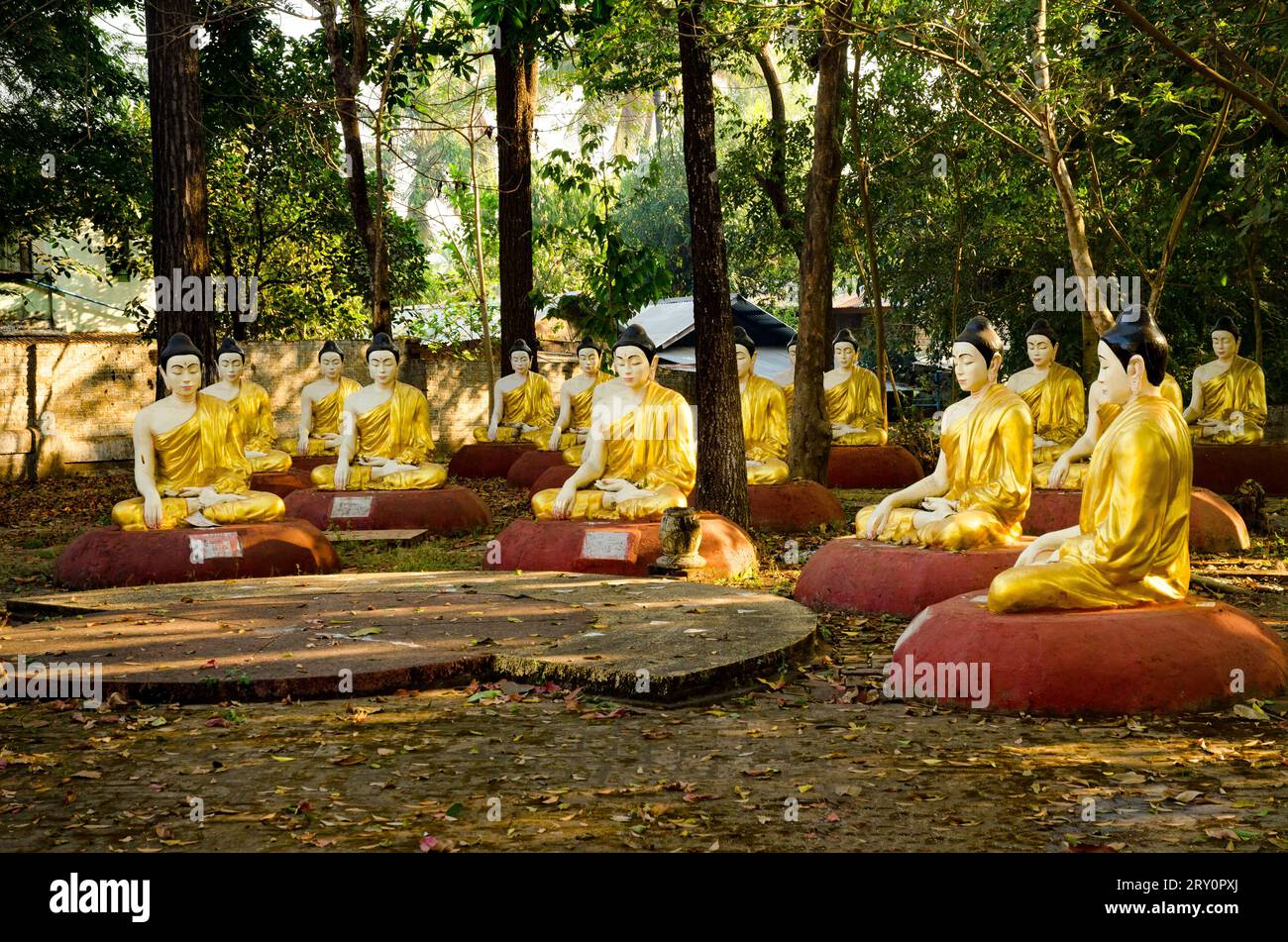Statue of a sitting Buddha. Bago. Myanmar (Burma Stock Photo - Alamy