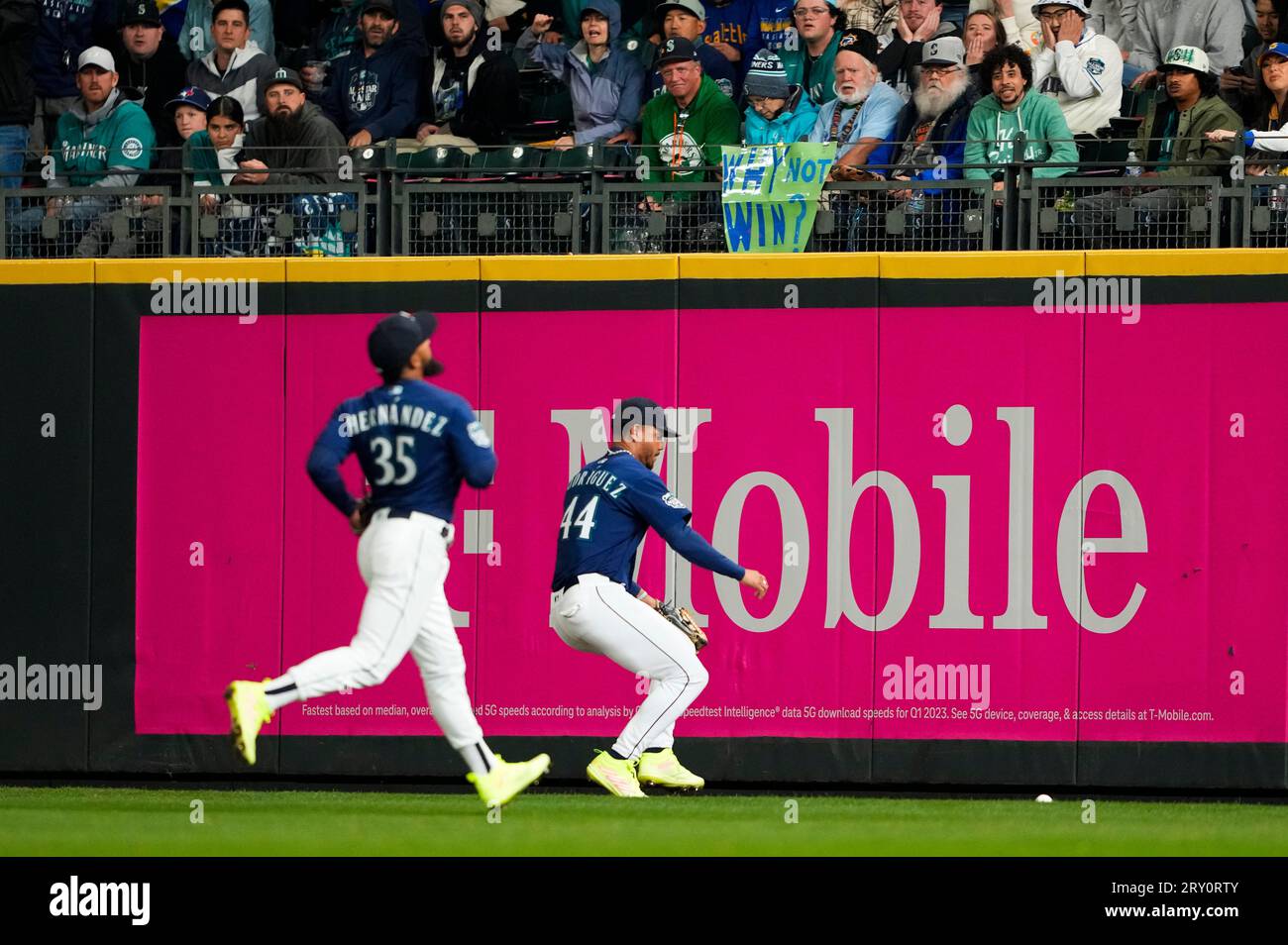 Seattle Mariners center fielder Julio Rodriguez (44) tries to field the ...