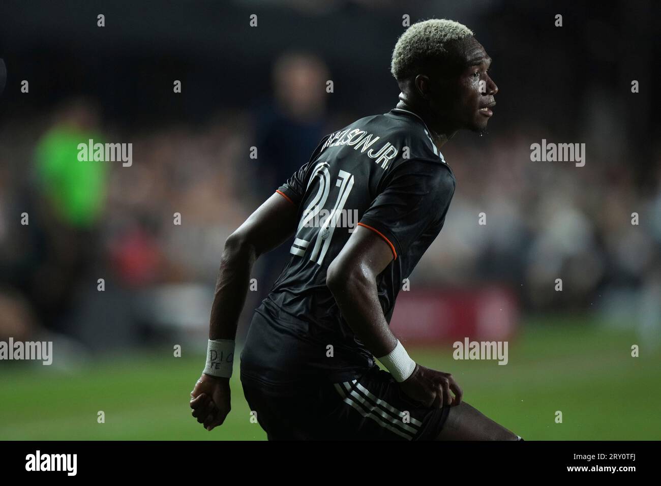 FORT LAUDERDALE, FL - SEPTEMBER 27: Houston Dynamo forward Nelson ...