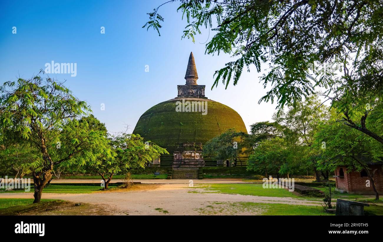 Rankoth Vehera. Polonnaruwa, Sri Lanka, Ceylon Stock Photo - Alamy