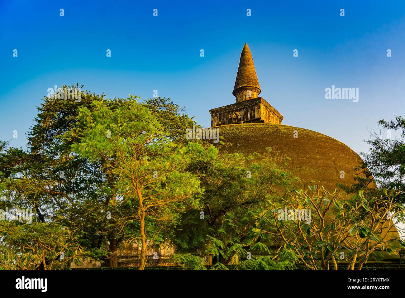 Rankoth Vehera. Polonnaruwa, Sri Lanka, Ceylon Stock Photo - Alamy