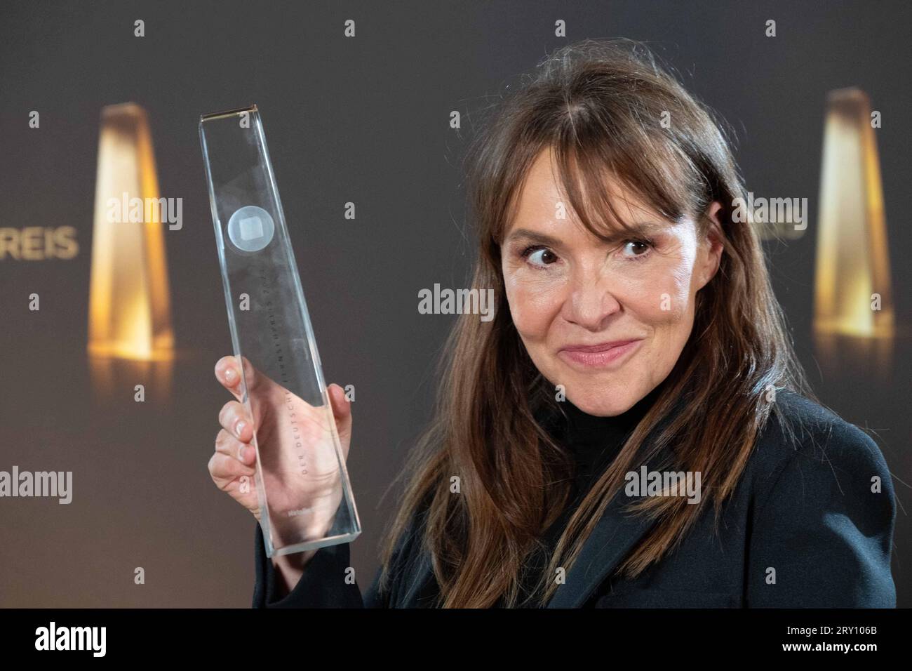 Natalie scharf hi-res stock photography and images - Alamy