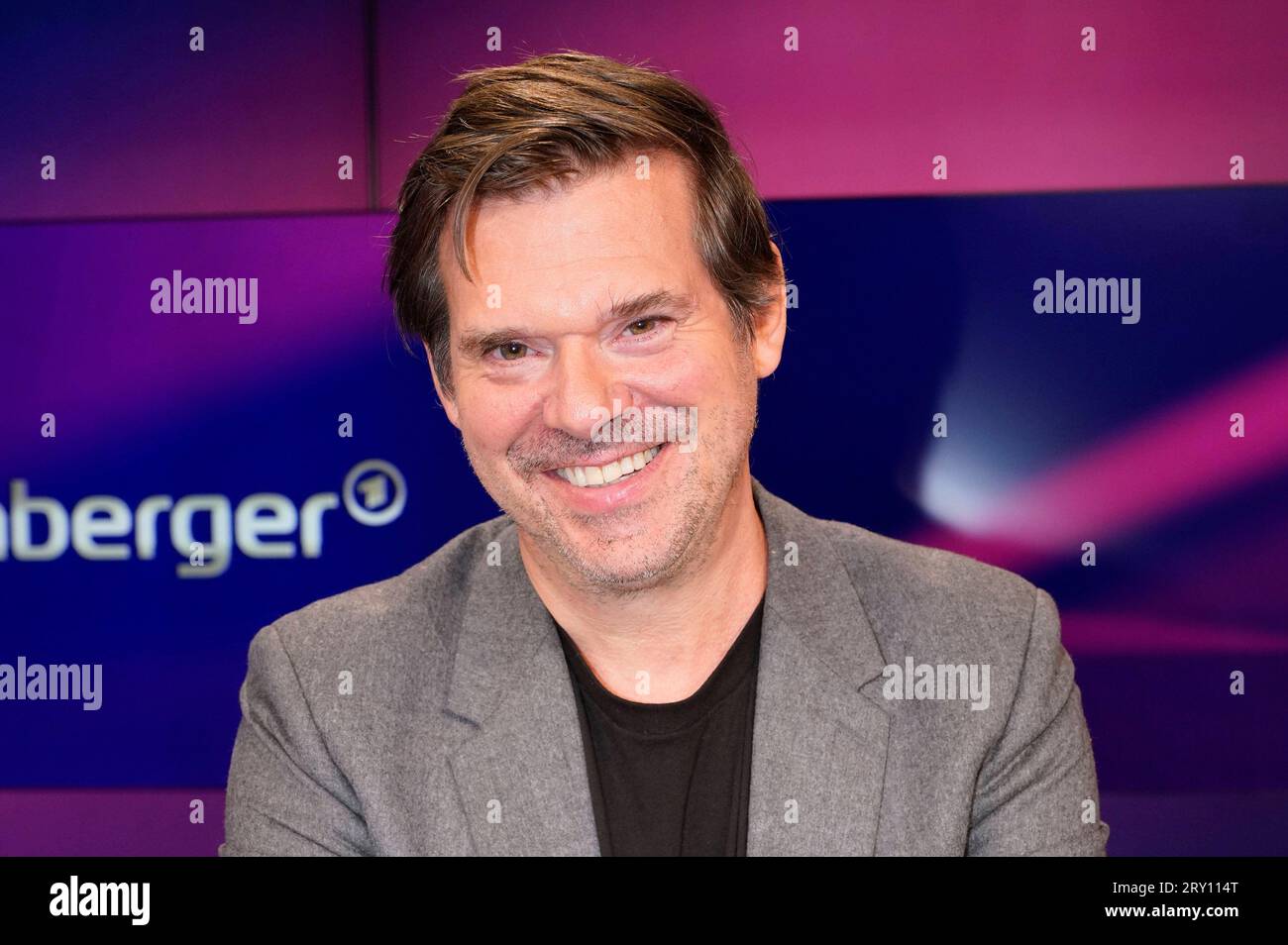Gregor Peter Schmitz in der ARD-Talkshow maischberger im Studio Berlin ...