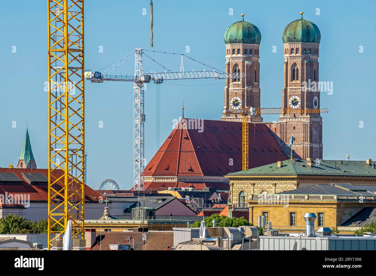 Baukrise, Bauboom in München, Frauenkirche, Symbolfoto, September 2023 ...