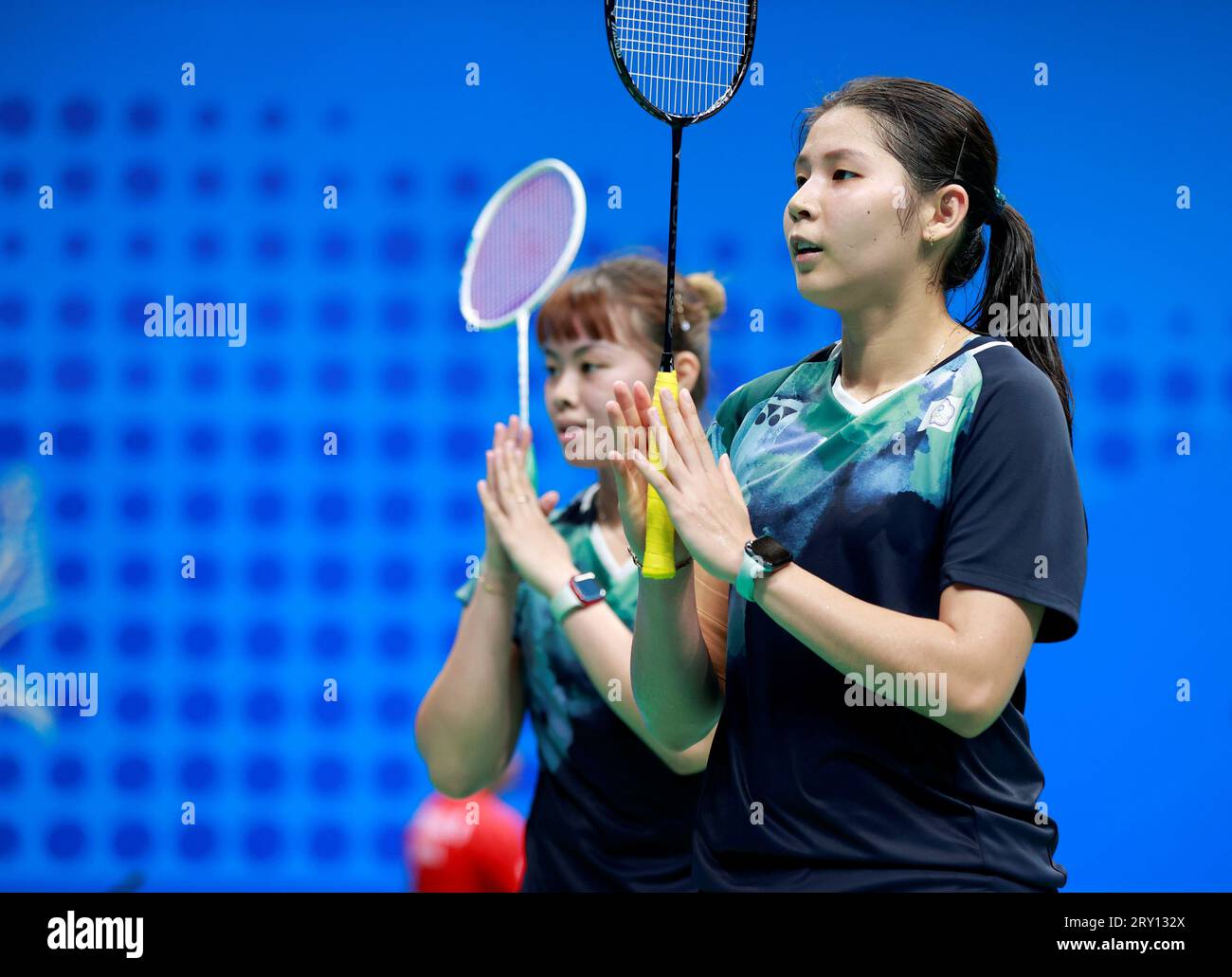 (230928) -- HANGZHOU, Sept. 28, 2023 (Xinhua) -- Lee Chia-Hsin (L)/Teng ...