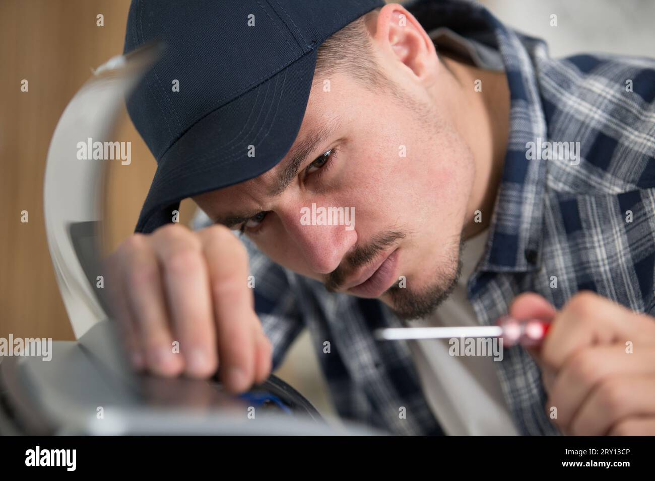 Screw up face hi-res stock photography and images - Alamy
