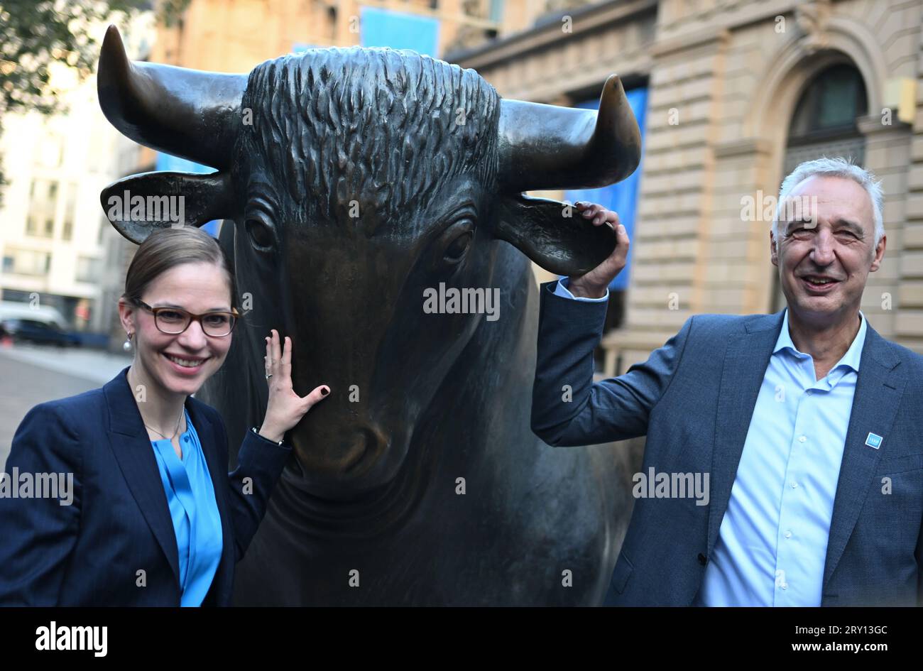 Cfo symbol hi-res stock photography and images - Alamy