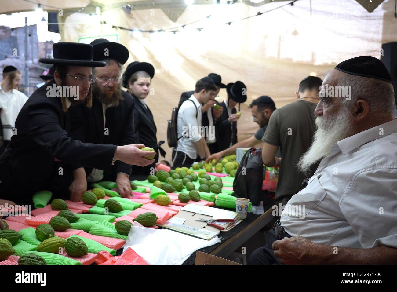 Jewish pilgrimage festivals hi-res stock photography and images - Alamy